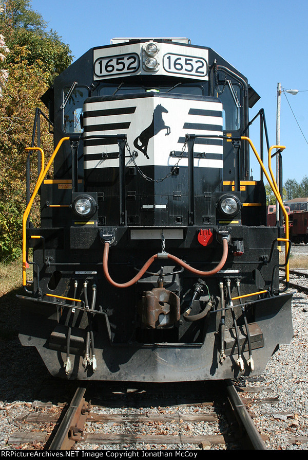 NS 1652